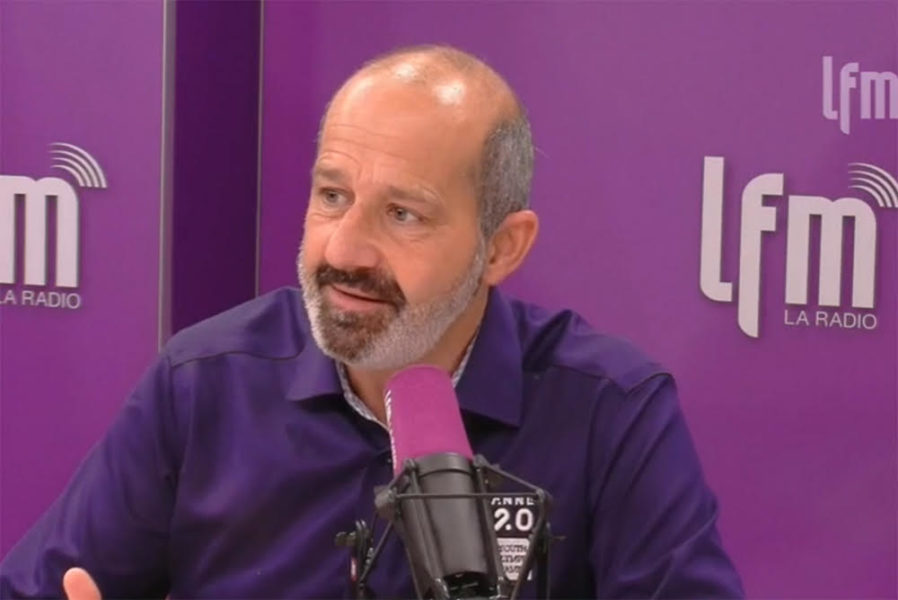 Ian Logan présente la mascotte des JOJ | LFM la radio