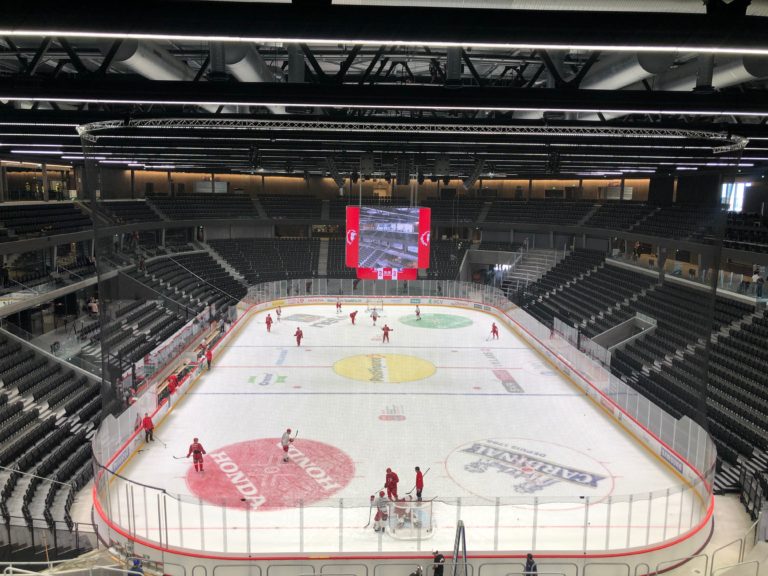 La Vaudoise aréna est prête pour son premier match | LFM la radio