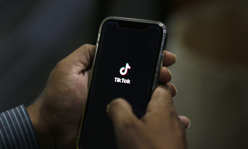 Netflix et Tik Tok suspendent leurs services en Russie | LFM la radio