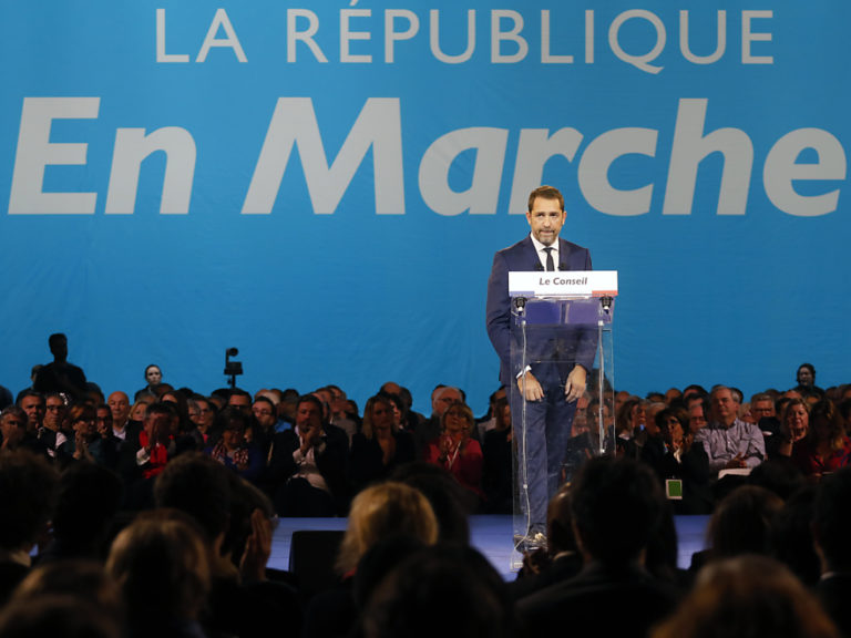 Le parti présidentiel LREM change de nom et devient "Renaissance" | LFM ...