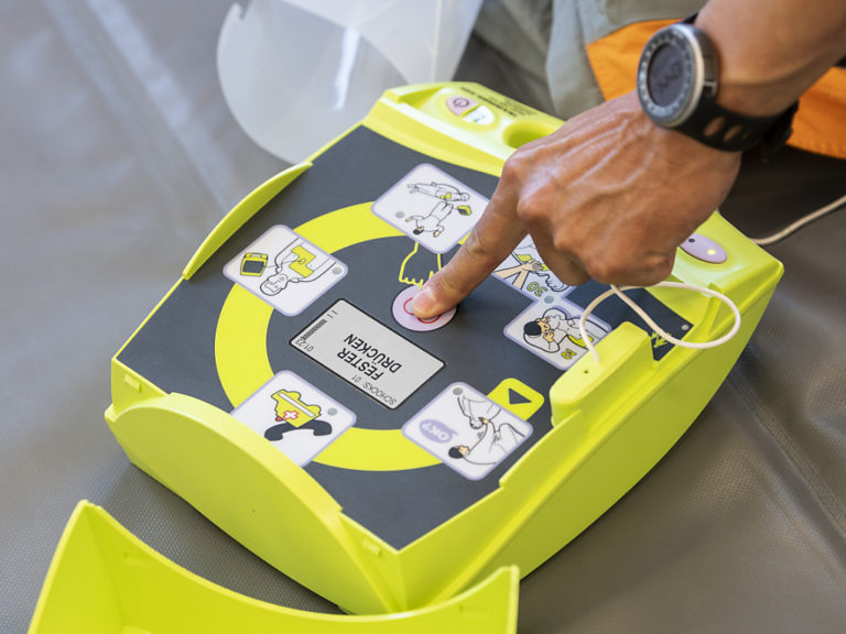 Arrêt cardiaque: une journée pour découvrir les gestes qui sauvent ...