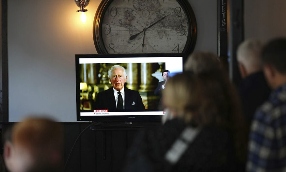 Charles III promet de servir les Britanniques toute sa vie | LFM la radio