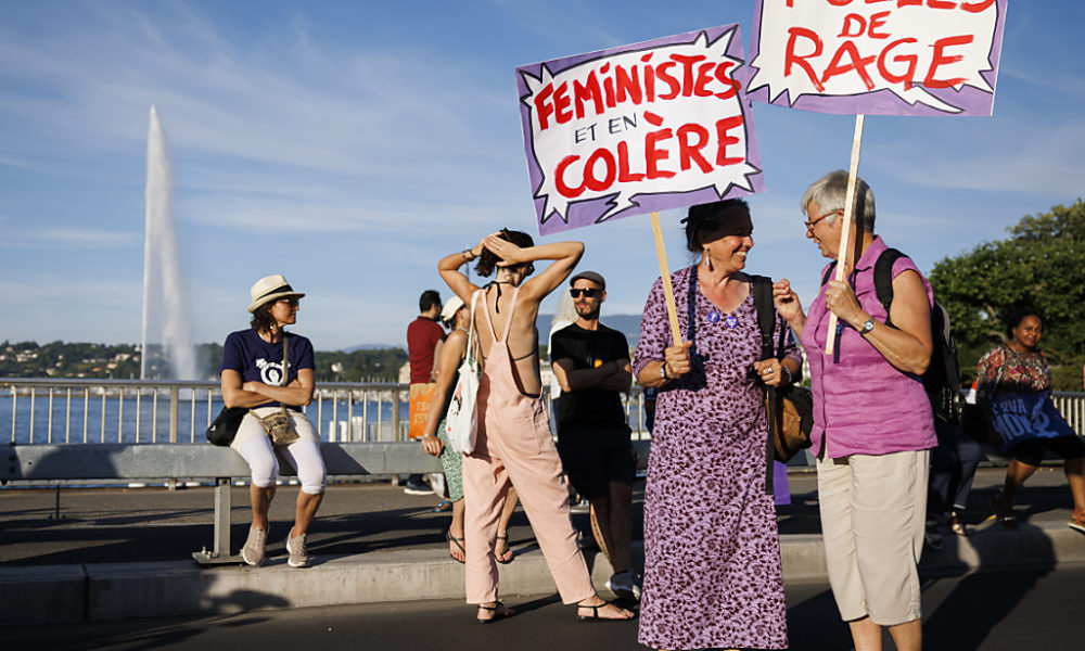 Des femmes appellent à une nouvelle Grève des femmes en juin 2023 | LFM ...
