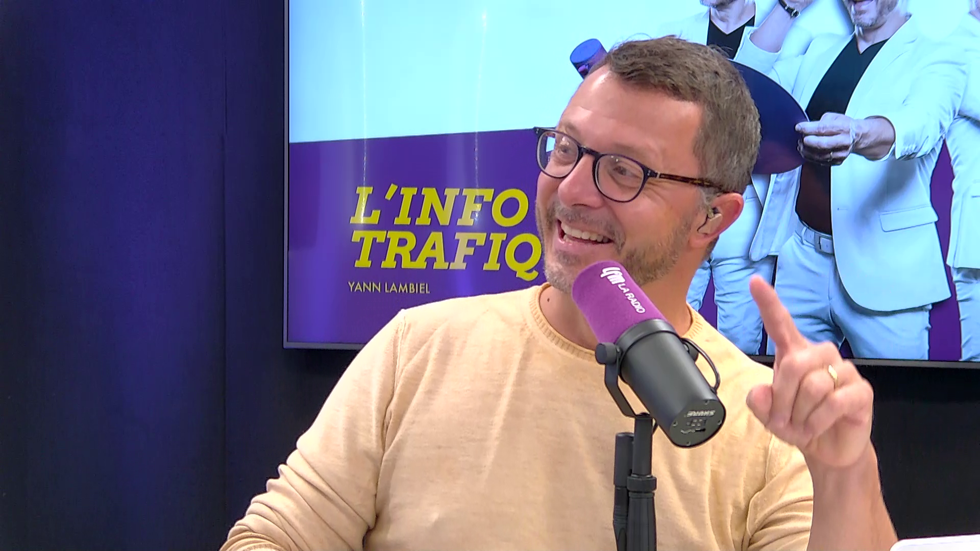 Le best-of de l'info trafiquée de Yann Lambiel 2022 : SEMAINE 39 | LFM ...