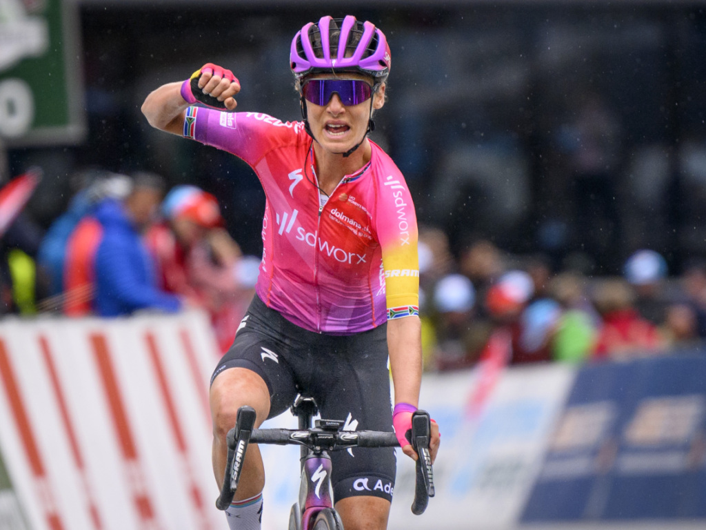 Moolman-Pasio surprend van Vleuten dans l'étape reine | LFM la radio