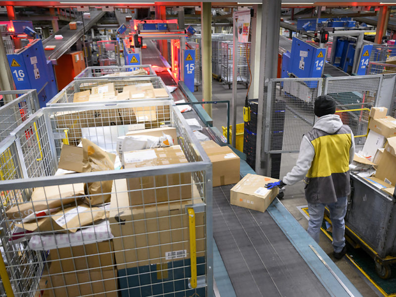 La Poste a transporté 194 millions de colis l'an dernier | LFM la radio