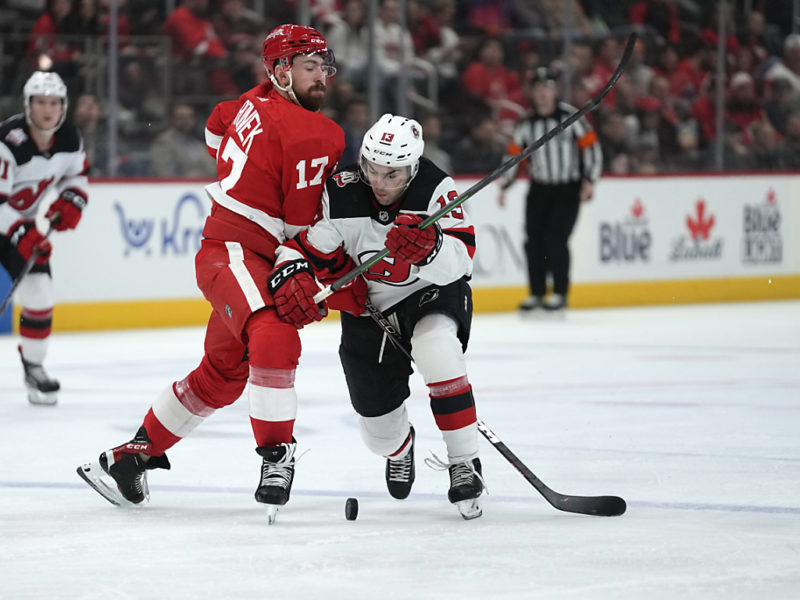 Un but, un assist et une étoile pour Nico Hischier | LFM la radio