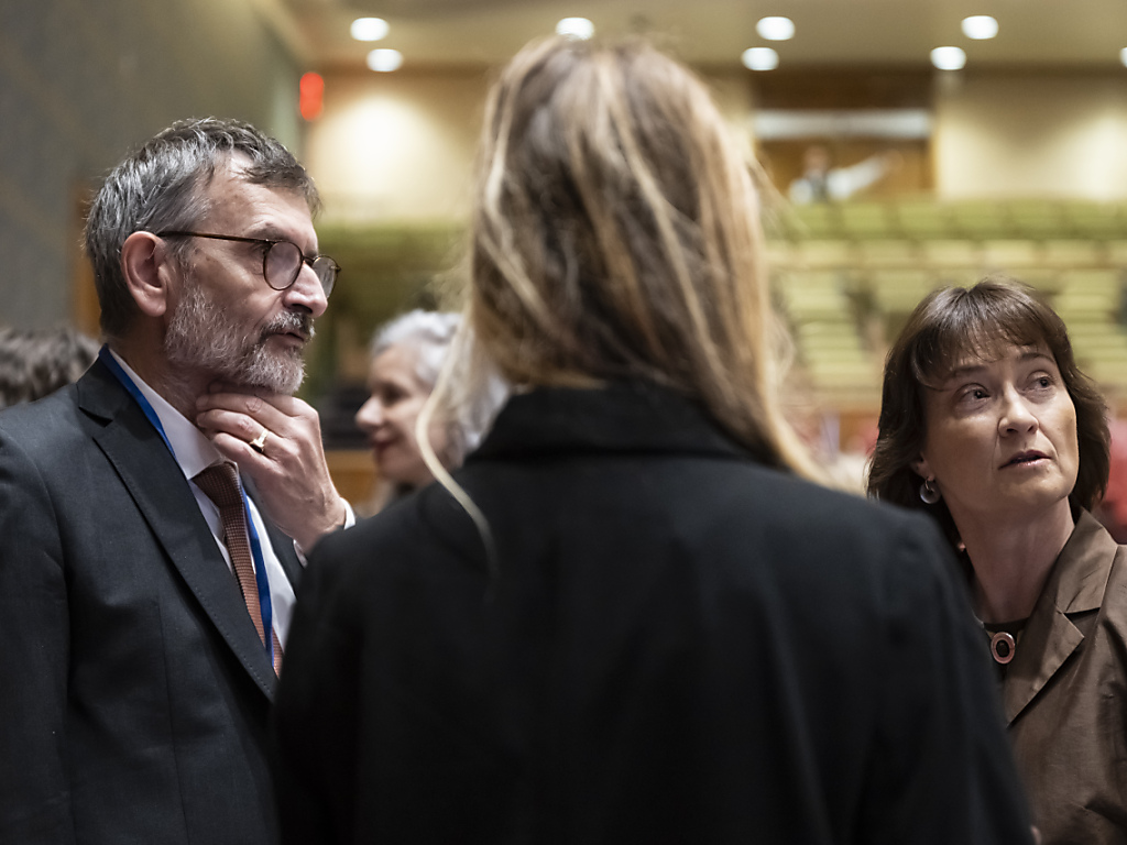 Le tueur en série français Charles Sobhraj est arrivé à Paris | LFM la ...