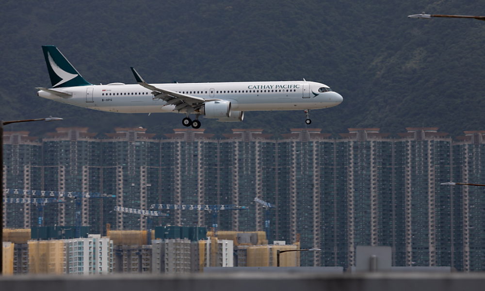 Cathay Pacific prévoit un retour aux bénéfices au 1er semestre | LFM la ...