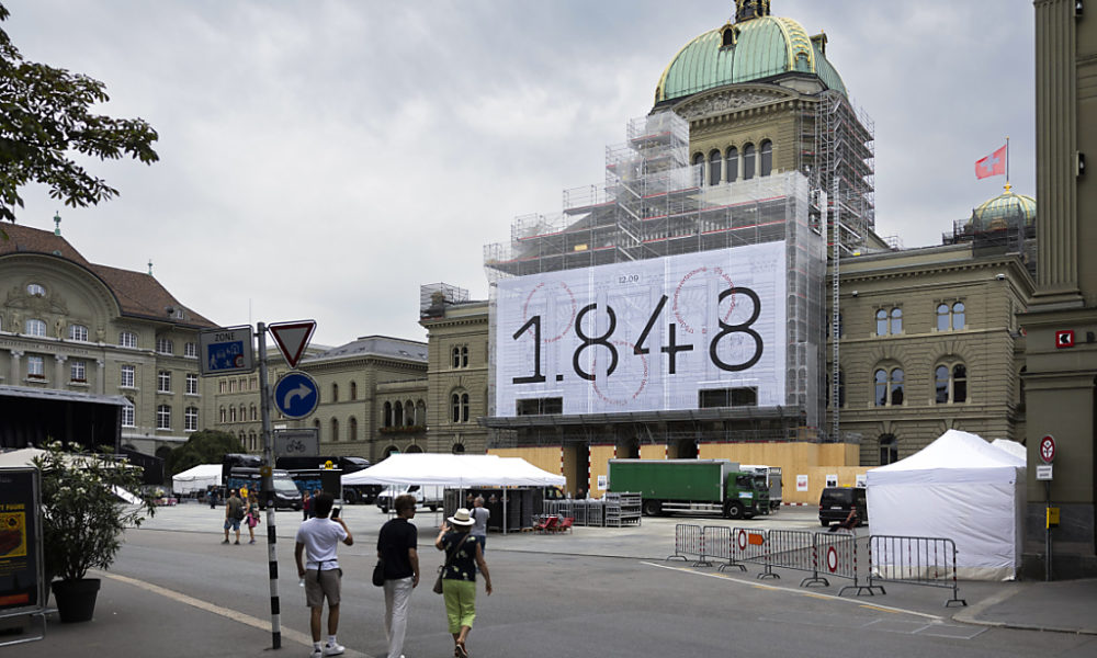 Une oeuvre d'art en hommage à Tilo Frey sur le tympan du Parlement ...