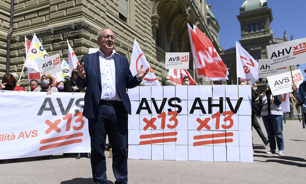 Près de 70% des Suisses pour une 13e rente AVS, selon un sondage | LFM ...