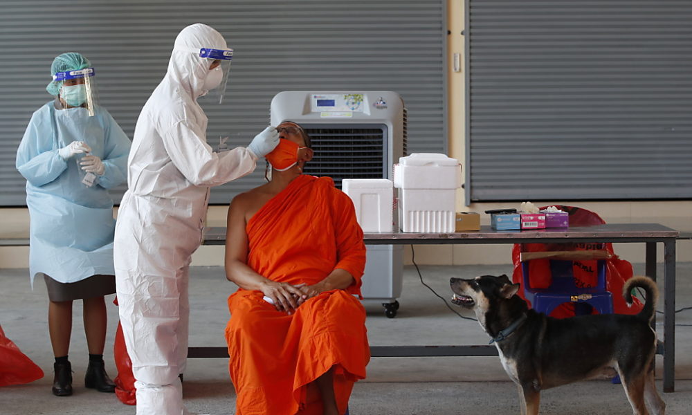 OMS et Etats-Unis surveillent de près un nouveau variant du Covid | LFM ...