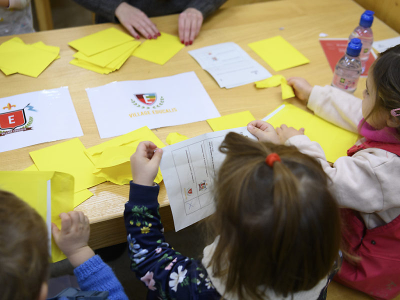 L'initiative pour la gratuité des places de crèche est invalidée | LFM ...