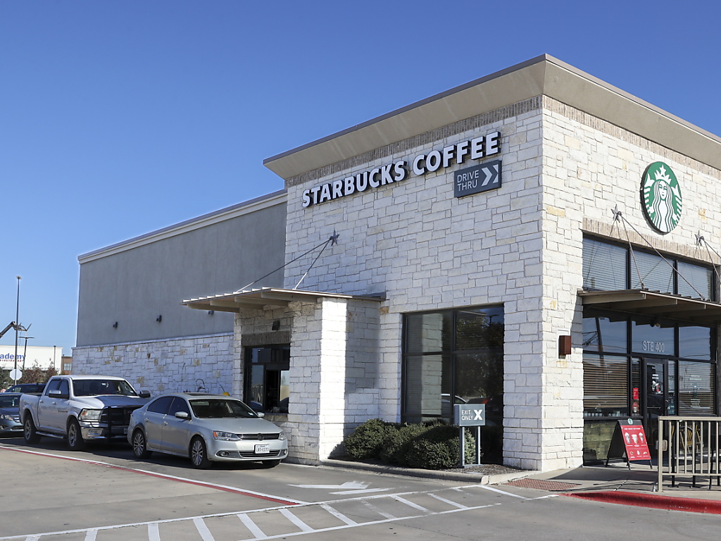 Starbucks prévoit une trentaine de nouveaux cafés en Suisse | LFM la radio