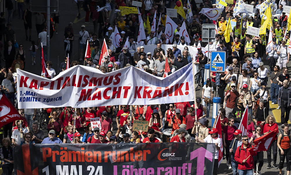 Des dizaines de milliers de personnes manifestent à Zurich - Cameroun Actuel