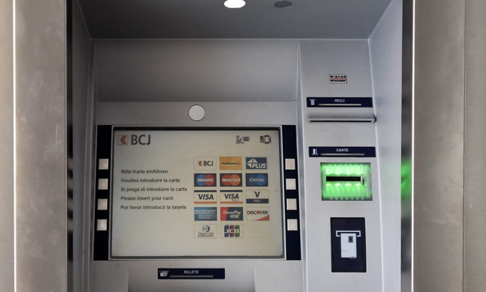 La BCJ ferme des bancomats et des agences - Cameroun Actuel