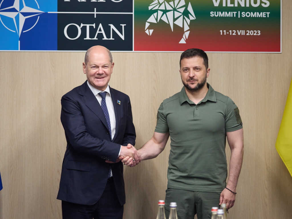 Aston Martin décroche après l'annonce d'un retard de production | LFM la radio