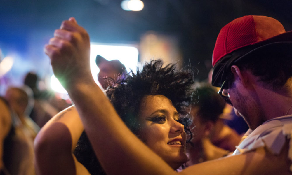 Corbeyrier/Hongrin: centaines de jeunes à une rave-party illégale | LFM ...