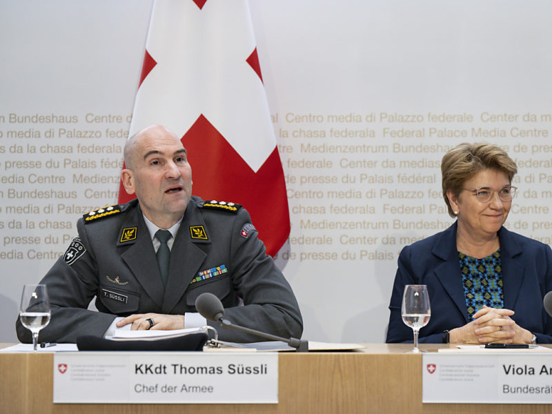 Un budget de 1,7 milliard pour l'armée suisse, sur fonds de crise | LFM ...