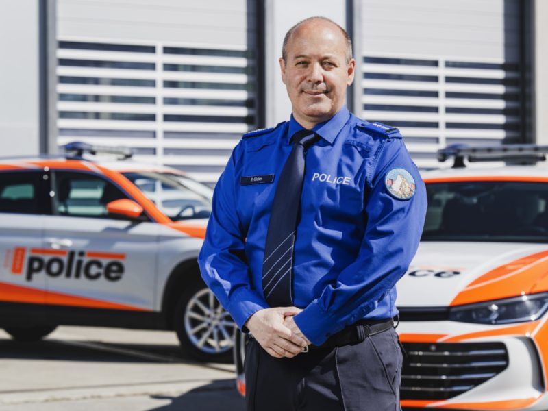 Valais: le nouveau commandant de la police sort de son silence | LFM la ...