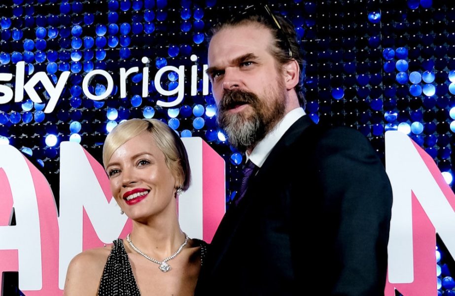 David Harbour s'exprime sur l'album de Lily Allen : “Ce n’était pas mon ...