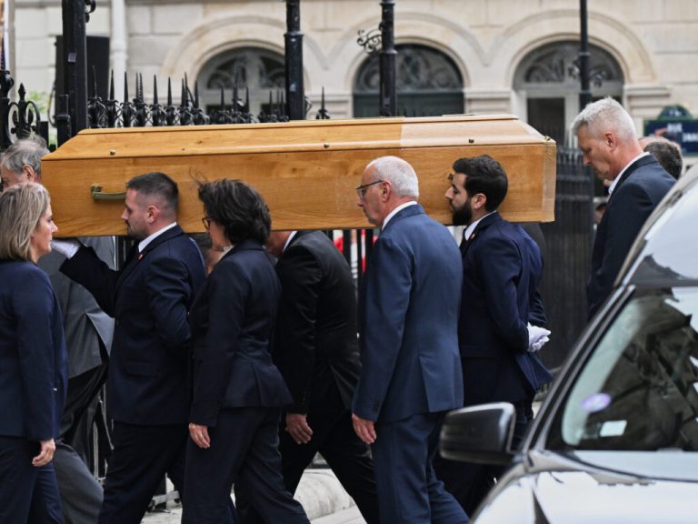Obsèques de Bernadette Chirac à Paris, en libre accès au public | LFM ...