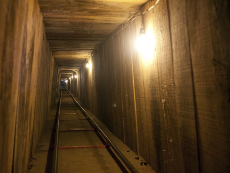Tunnel dédié au trafic de coke entre la Californie et le Mexique | LFM ...