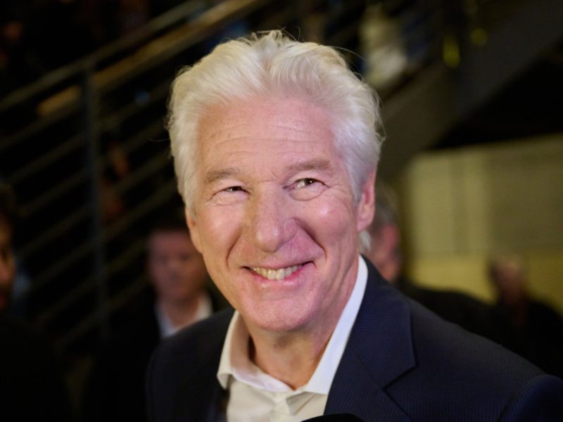 Richard Gere s'en prend à Trump, un "maniaque" qui détruit tout | LFM ...
